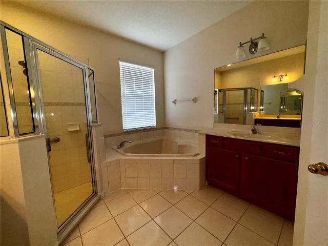 4 BR, 3 BA in Vista East