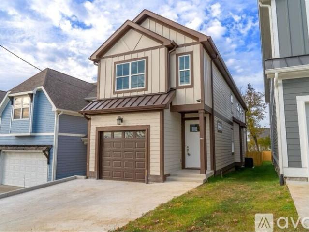 4 BR, 4.5 BA Apartment 4010 B Clifton Avenue, Nashville, TN 37209