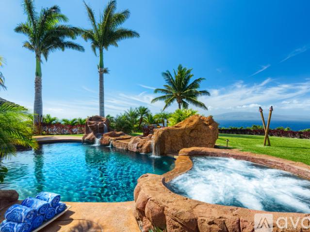 4 BR, 4.5 BA Apartment 972 Kai Hele Ku St, Lahaina, HI 96761