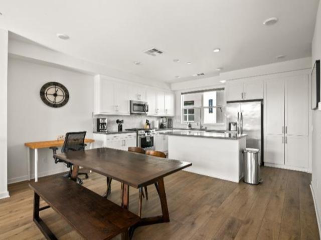4 Br, 4 bath, Townhouse/Brownstone/RowHouse 10482 San Diego Mission Road