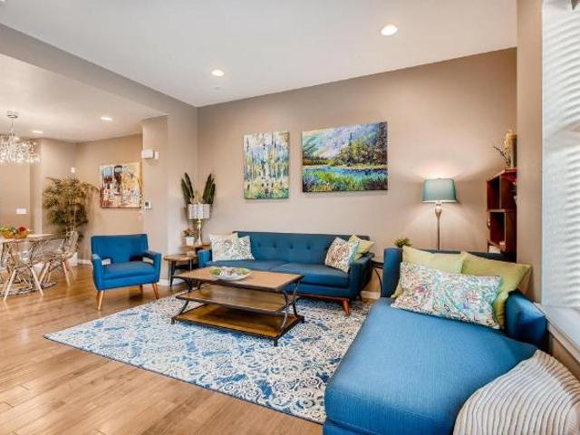 4 Br, 4 bath, Townhouse/Brownstone/RowHouse 10068 Town Ridge Lane