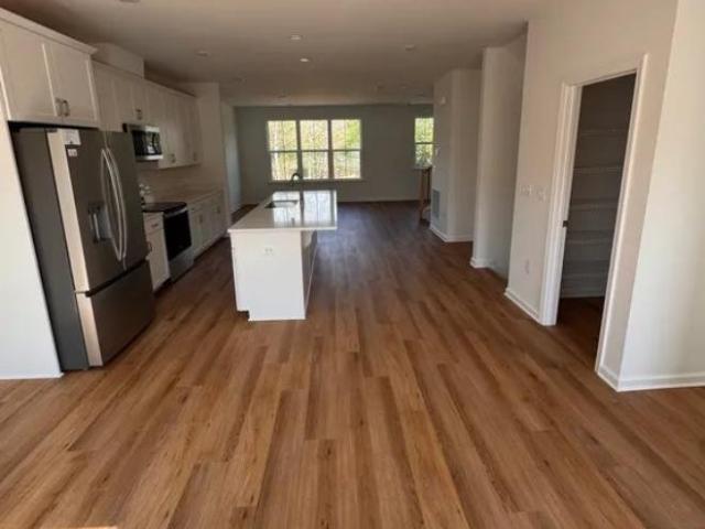4 Br, 4 bath, Townhouse/Brownstone/RowHouse 10173 Queens Way
