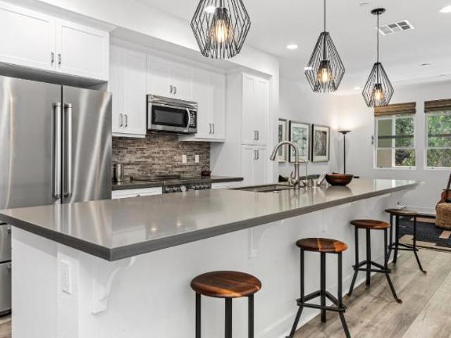 4 Br, 4 bath, Townhouse/Brownstone/RowHouse 1105 Makena Way