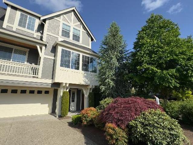 4 Br, 4 bath, Townhouse/Brownstone/RowHouse 12604 177th Ave NE