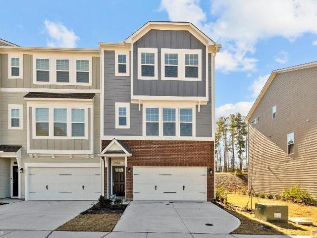 4 Br, 4 bath, Townhouse/Brownstone/RowHouse 1206 Commack Drive