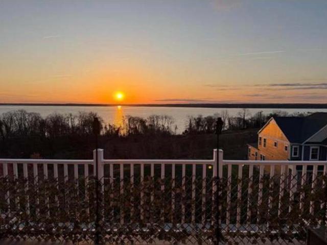 4 Br, 4 bath, Townhouse/Brownstone/RowHouse 1581 Sandpiper Bay Loop