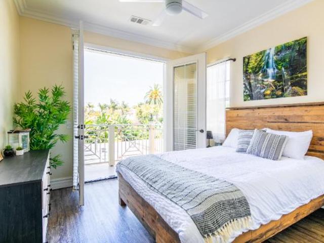 4 Br, 4 bath, Townhouse/Brownstone/RowHouse 202 Alexander Court