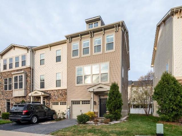 4 Br, 4 bath, Townhouse/Brownstone/RowHouse 214 Tanner Lane