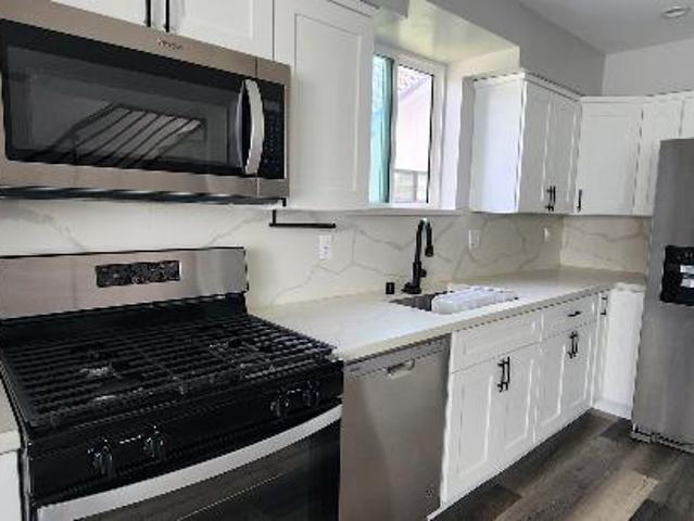 4 Br, 4 bath, Townhouse/Brownstone/RowHouse 2408 Hauser Blvd