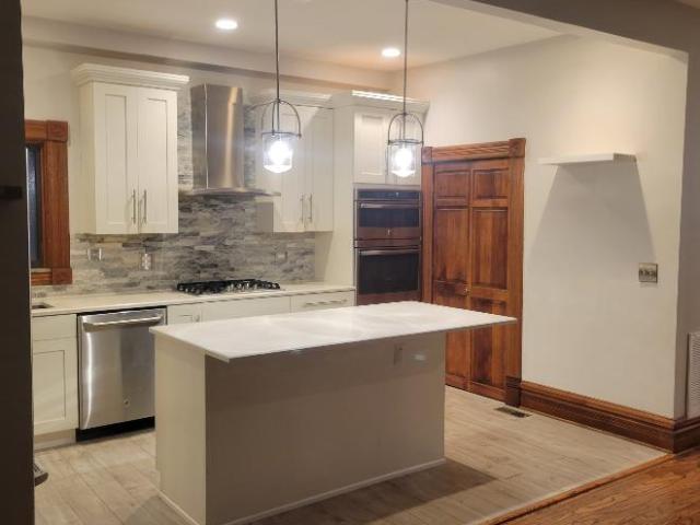 4 Br, 4 bath, Townhouse/Brownstone/RowHouse 2852 N Orchard St