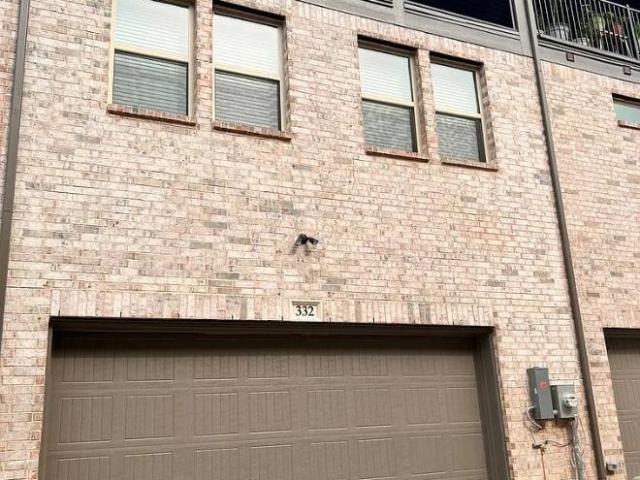 4 Br, 4 bath, Townhouse/Brownstone/RowHouse 332 Blackthorne Dr