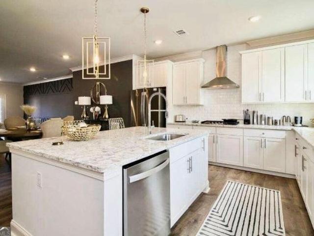 4 Br, 4 bath, Townhouse/Brownstone/RowHouse 3338 Swallowtail Terrace