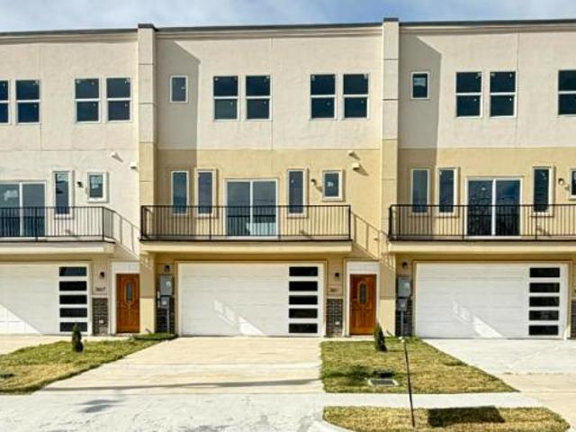 4 Br, 4 bath, Townhouse/Brownstone/RowHouse 3611 Portland St
