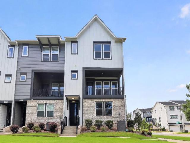 4 Br, 4 bath, Townhouse/Brownstone/RowHouse 416 Nathaniel Way