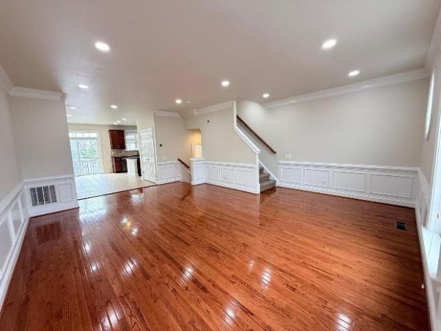 4 Br, 4 bath, Townhouse/Brownstone/RowHouse 42689 Tunstall Ter