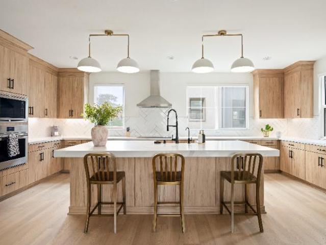 4 Br, 4 bath, Townhouse/Brownstone/RowHouse 4854 Parsley Ln