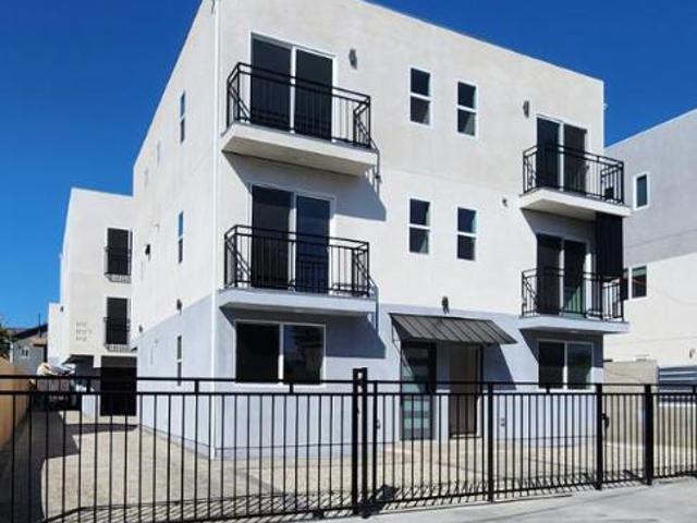 4 Br, 4 bath, Townhouse/Brownstone/RowHouse 5729 Klump Ave