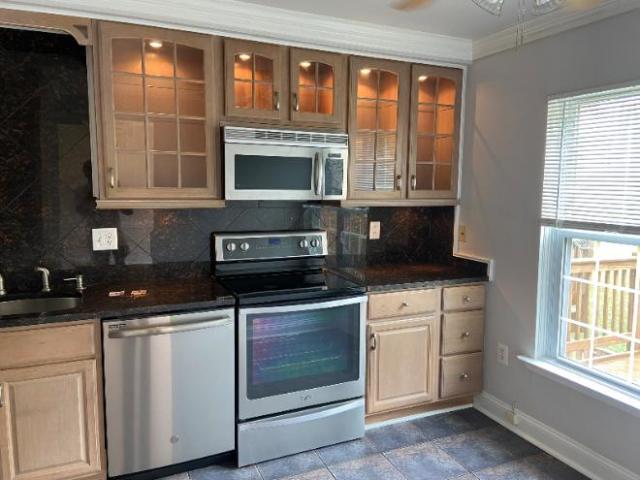 4 Br, 4 bath, Townhouse/Brownstone/RowHouse 6165 Green Hollow Ct
