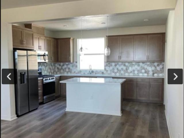 4 Br, 4 bath, Townhouse/Brownstone/RowHouse 633 Winchester Dr