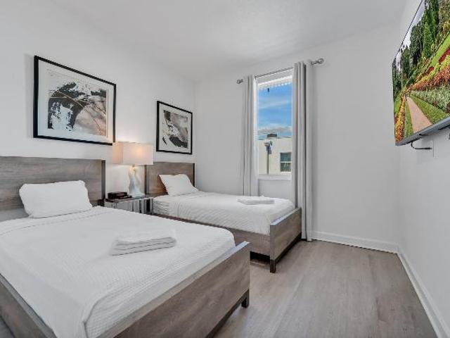 4 Br, 4 bath, Townhouse/Brownstone/RowHouse 645 Famagusta Dr