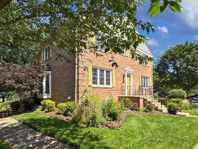 4 Br, 4 bath, Townhouse/Brownstone/RowHouse 6572 Flagmaker Ct