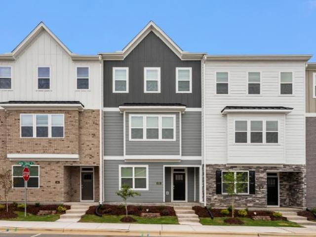 4 Br, 4 bath, Townhouse/Brownstone/RowHouse 703 Lucky Clover Way