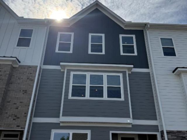 4 Br, 4 bath, Townhouse/Brownstone/RowHouse 703 Lucky Clover Way