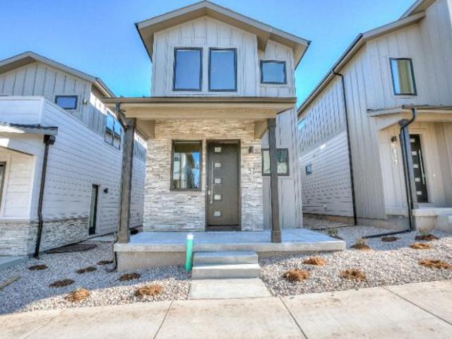 4 Br, 4 bath, Townhouse/Brownstone/RowHouse 819 Cherokee Drive