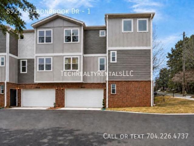 4 Br, 4 bath, Townhouse/Brownstone/RowHouse 8927 Sharonbrook Dr