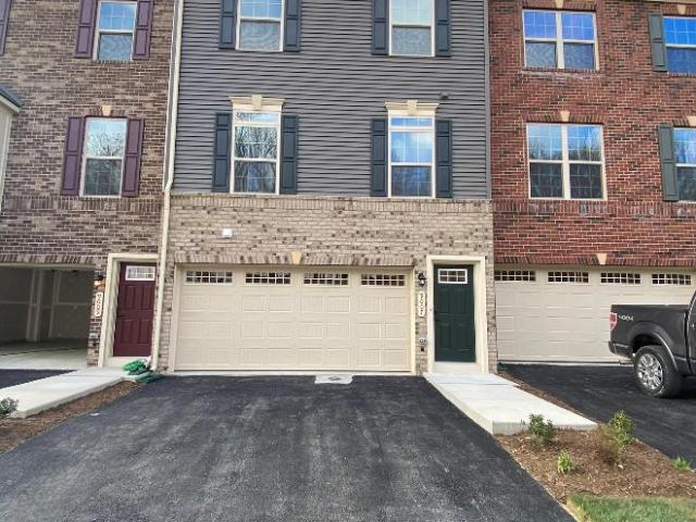 4 Br, 4 bath, Townhouse/Brownstone/RowHouse 9007 Belinda Blvd