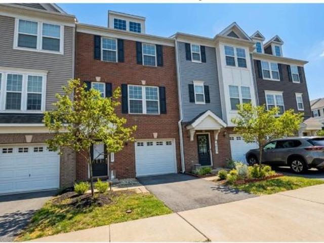 4 Br, 4 bath, Townhouse/Brownstone/RowHouse 9911 Whitemoss Dr