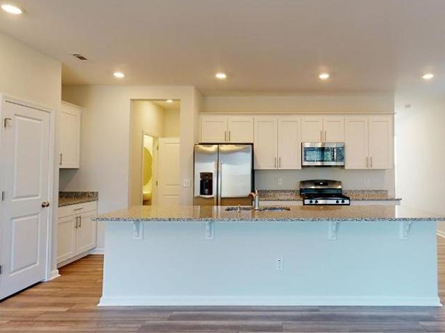 4 Br, 4 bath, Apartment 101 Peach Dahlia Rd