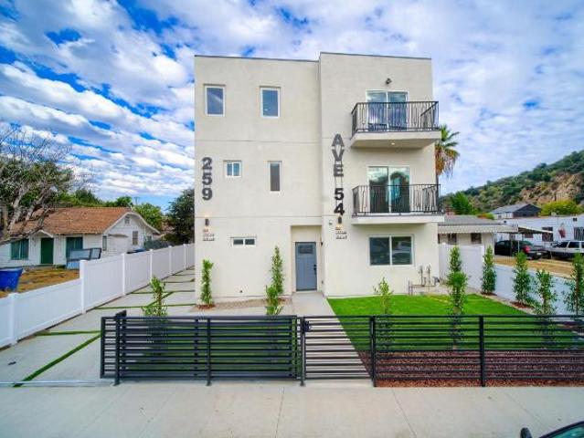 4 Br, 4 bath, Apartment 259 259 1/4 South Avenue