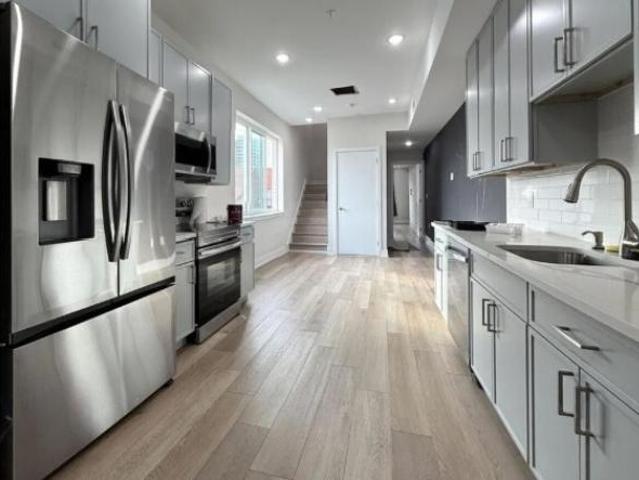 4 Br, 4 bath, Apartment 2526 North 9th Street