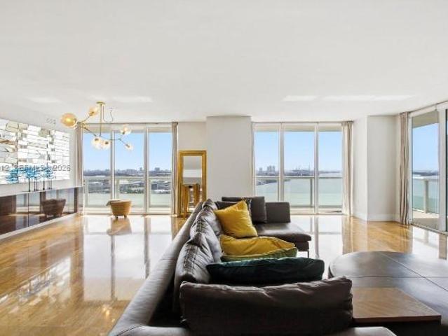 4 Br, 4 bath, Condo 50 Biscayne Blvd