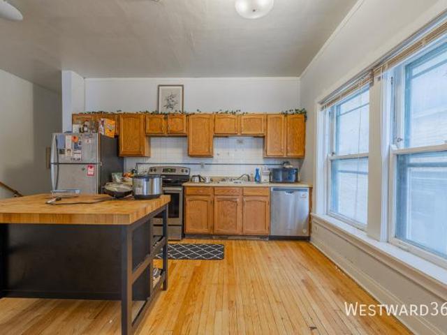 4 Br, 4 bath, Condo 531 W Roscoe