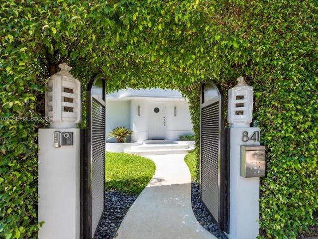 4 Br, 4 bath, Condo 841 19th St