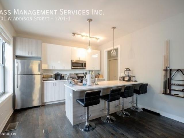 4 Br, 4 bath, Condo 1201 W Addison Street
