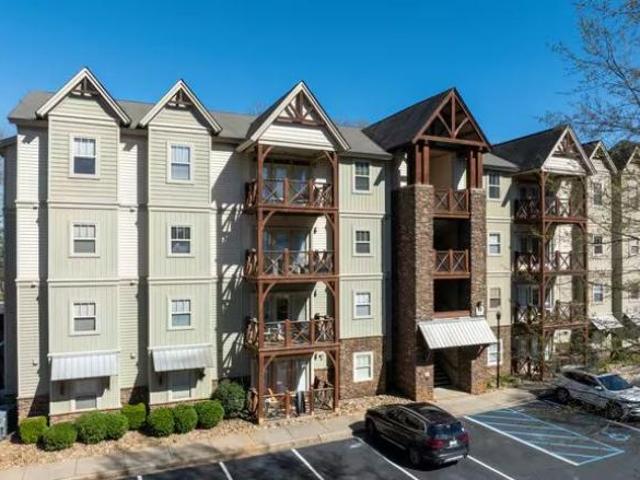 4 Br, 4 bath, Condo 203 Kelly Rd