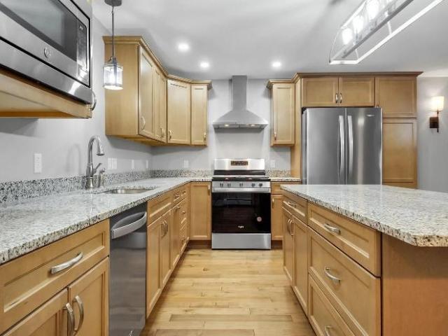 4 Br, 4 bath, Condo 211 Water Street