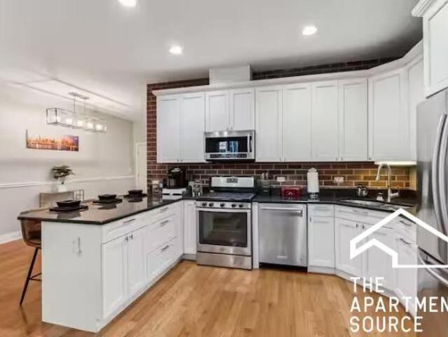 4 Br, 4 bath, Condo 3935 South Wells Street