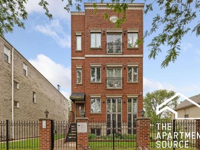 4 Br, 4 bath, Condo 3935 South Wells