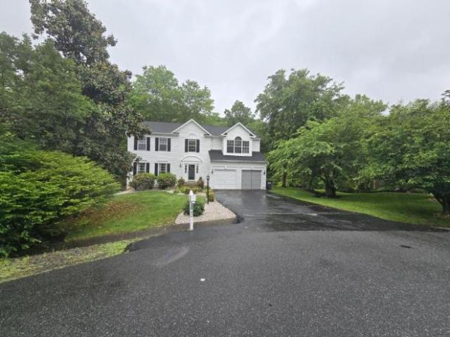 4 Br, 4 bath, Single Family Home 42 Charleston Ct