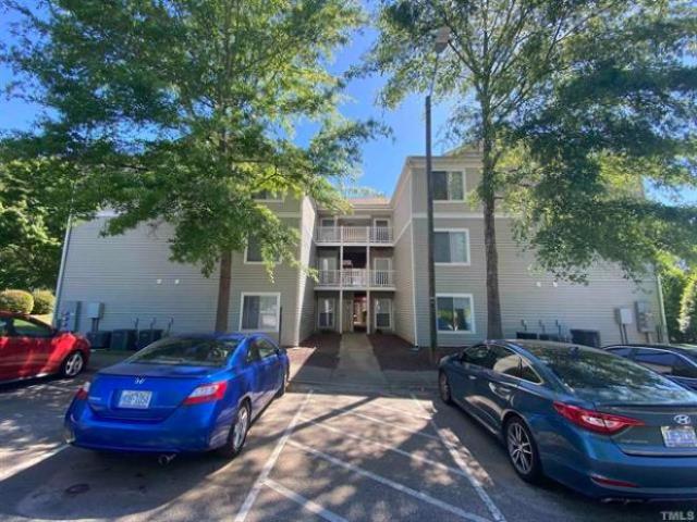 4 Br, 4 bath, Single Family 1401 Collegiate Cir