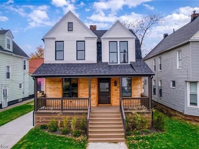 4 Br, 4 bath, Single Family 1422 W 77th St