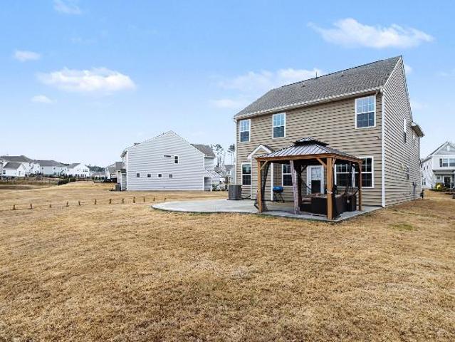 4 Br, 4 bath, Single Family 15216 Lake Ridge Rd