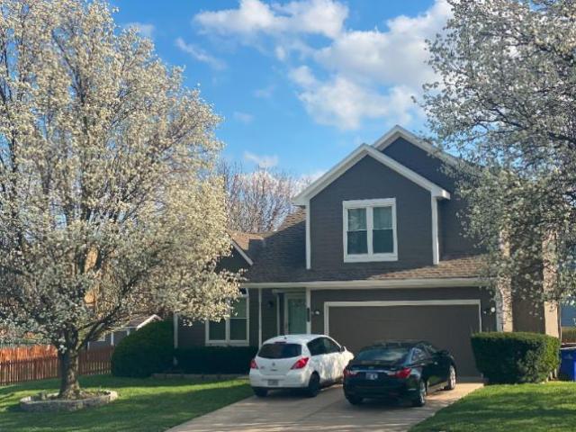 4 Br, 4 bath, Single Family 1549 W Dartmouth St