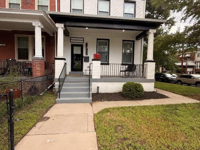 4 Br, 4 bath, Single Family 1632 T St SE
