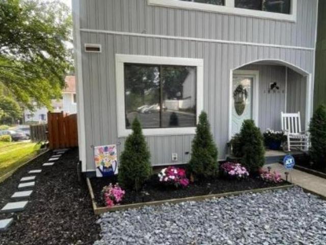 4 Br, 4 bath, Single Family 18500 Owl Run Way