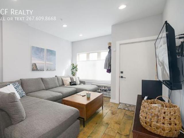 4 Br, 4 bath, Single Family 1940 N Orianna St